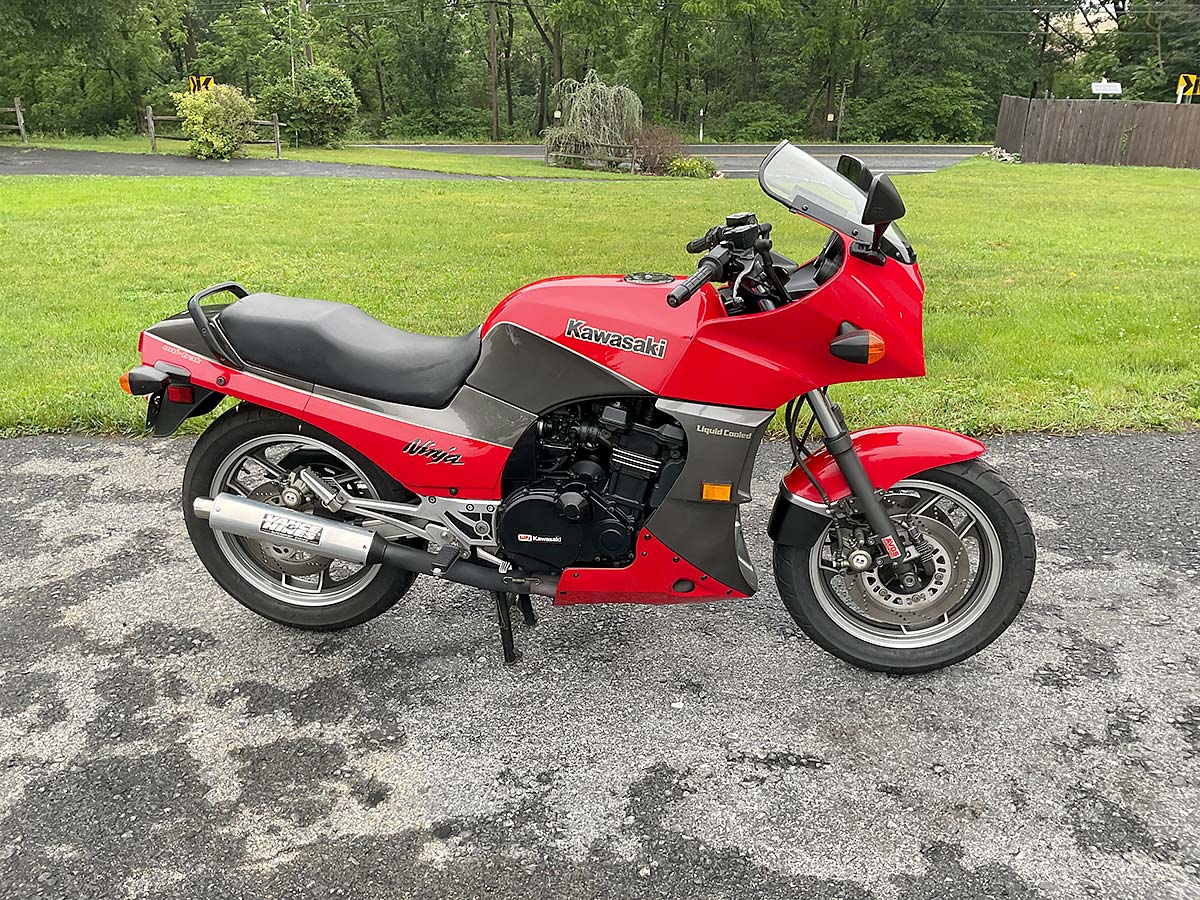 1984 Kawasaki Ninja GPz900R For Sale – Motorcycle Symmetry